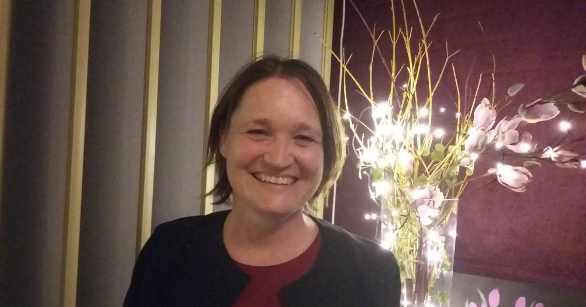 Predikant Marjan Riedijk nu officieel aangesteld in Zonnemaire ...