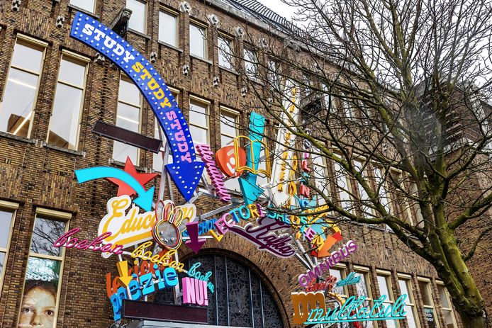 Kleurrijk kunstwerk op de Neude lelijk? 'Mensen zijn niet altijd ...