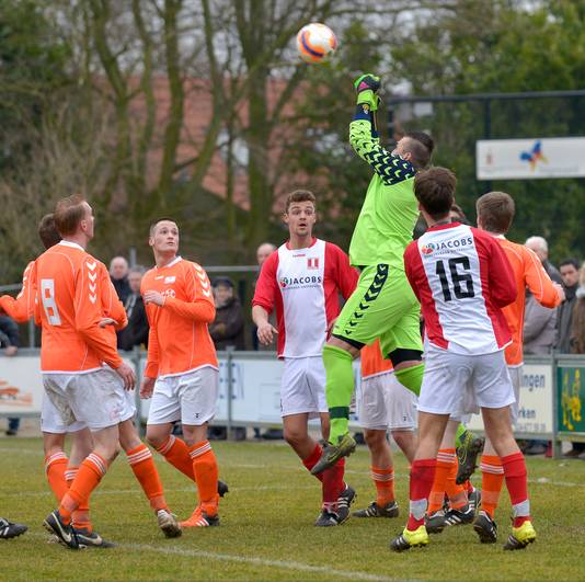 Doelman Tim Buurman komt overal in Europa, behalve op het trainingsveld ...