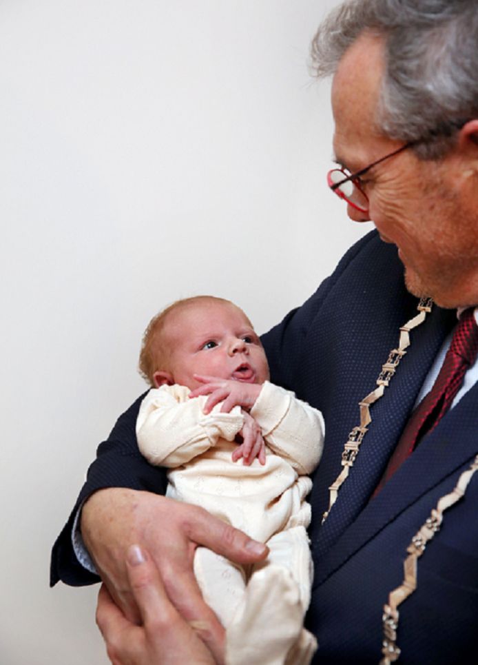 Dodewaardse Kae-Anna de 25.000e inwoner van Neder-Betuwe | Betuwe ...