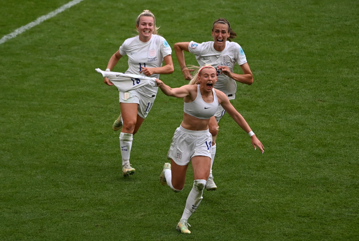 Engelse dames brengen voetbal eindelijk thuis | De Morgen