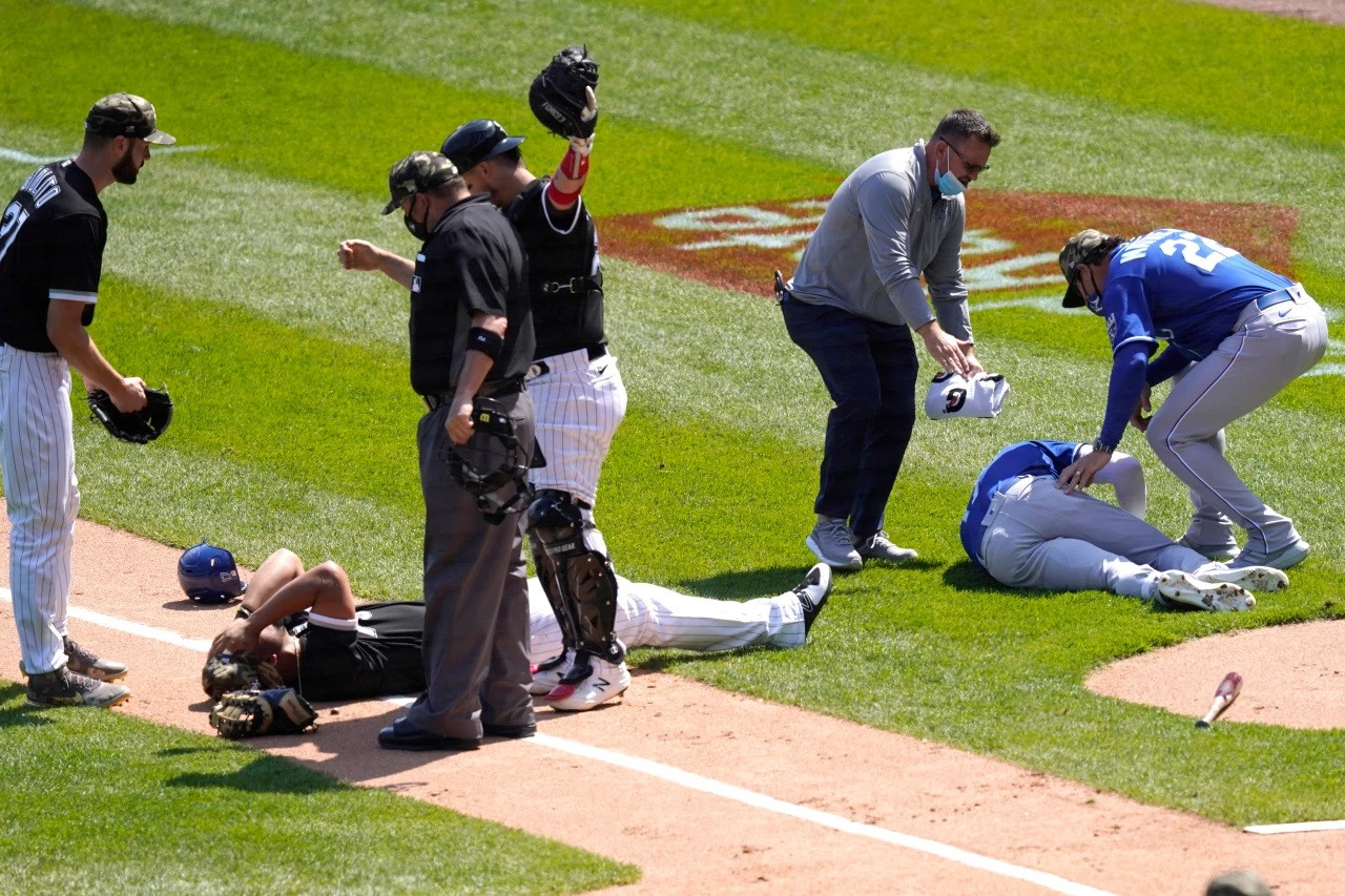 Effrayante collision entre deux joueurs de baseball | Foto | 7sur7.be