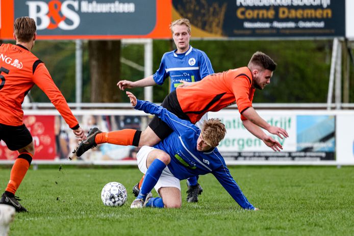 Overzicht amateurvoetbal | Racisme-incident in Rijen, het doek valt ...