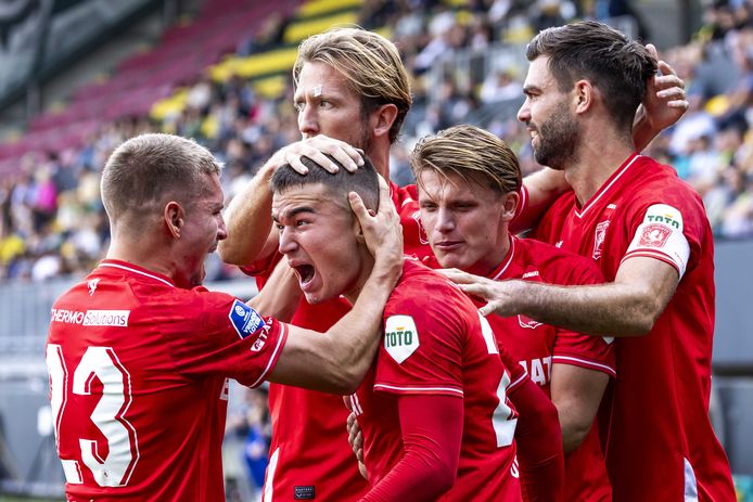 FC Twente wint mede dankzij bevrijdende goal voor Ugalde eenvoudig bij ... FC Twente wint mede dankzij bevrijdende goal voor Ugalde eenvoudig bij ...