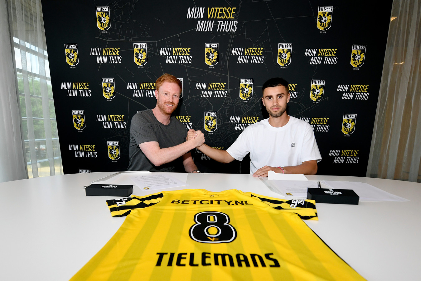 Transfer na 13 jaar PSV: Tielemans gaat naar Vitesse en kan PSV later ...