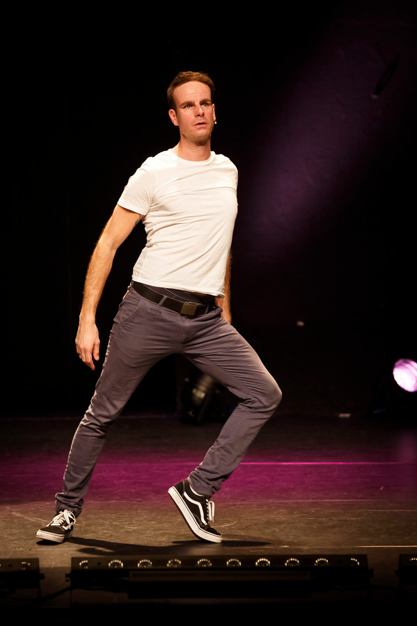 Cabaretier Henry van Loon pakt grootste coronaproof theater van ...