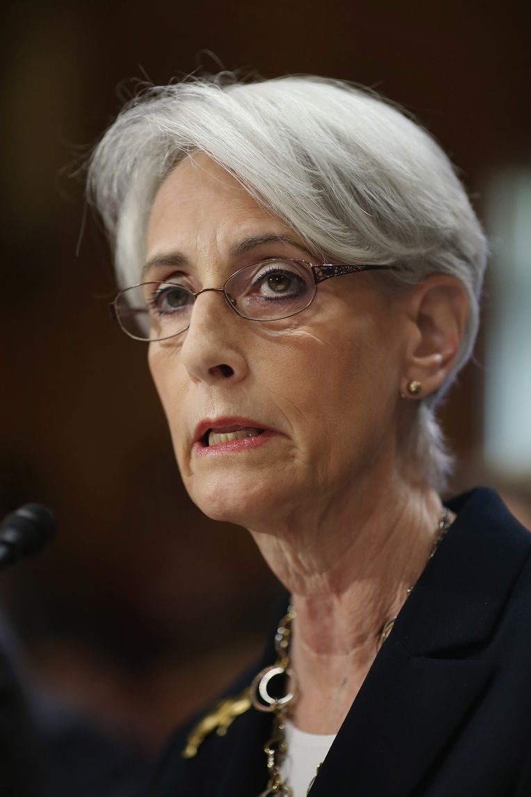 Onderhandelaar Wendy Sherman laat haar pokerface thuis, ook nu ze ...