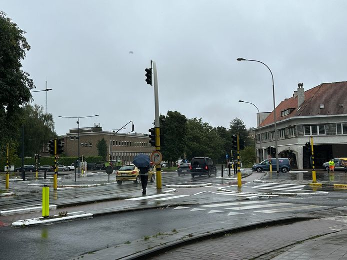 Verkeerslichten op twee drukke kruispunten in Gent defect: technische dienst bezig aan oplossing ...