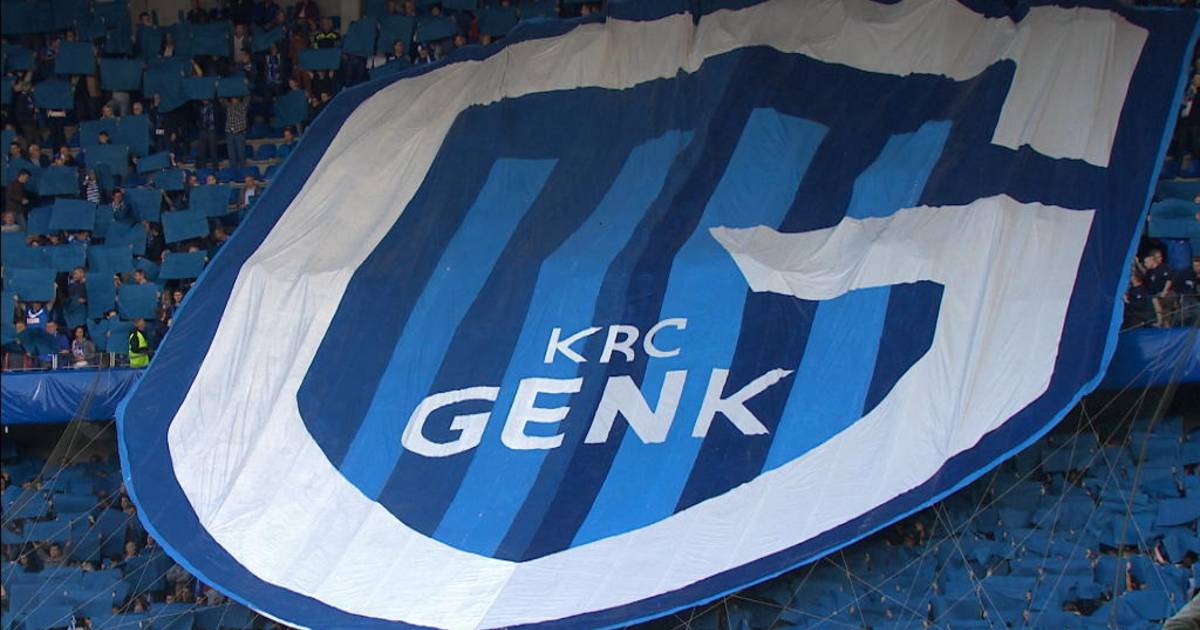 Genkse fans onthullen nieuw logo met tifo | Racing Genk | hln.be
