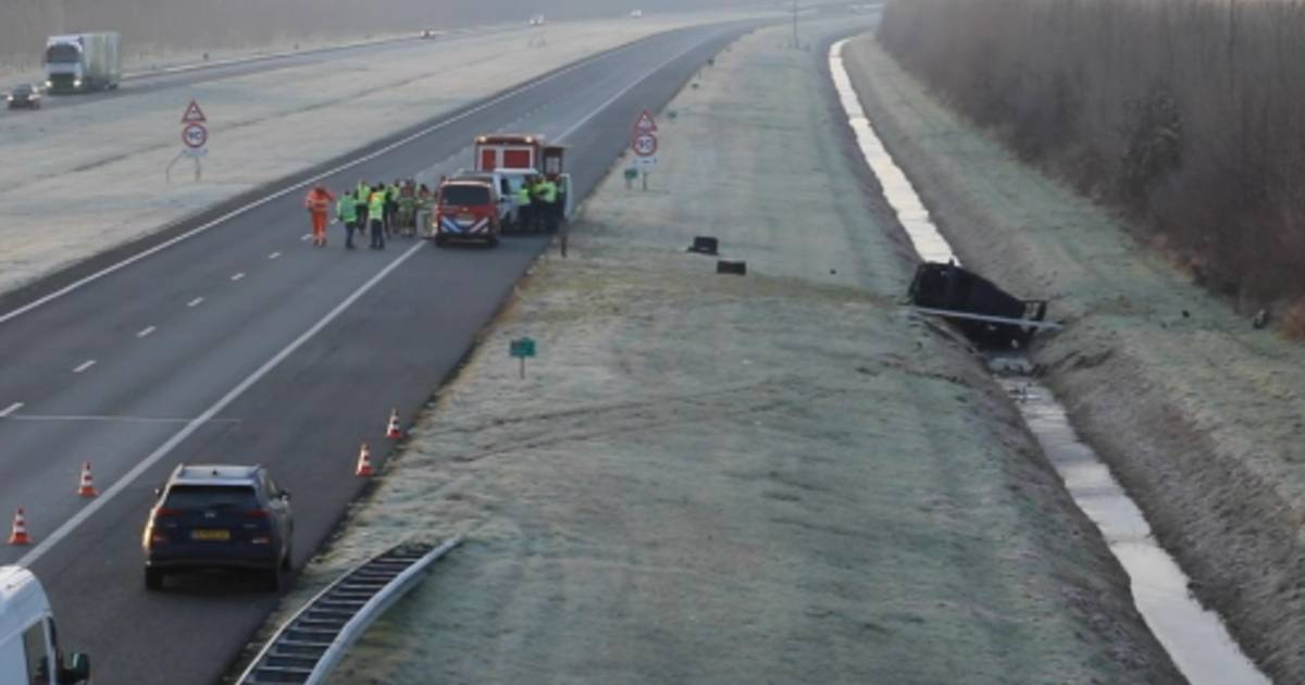 Twee doden bij ongeval op A6 bij Lelystad | Flevoland | AD.nl