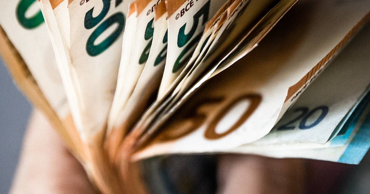 Poetshulp krijgt twee jaar met uitstel voor diefstal van 35.000 euro ...
