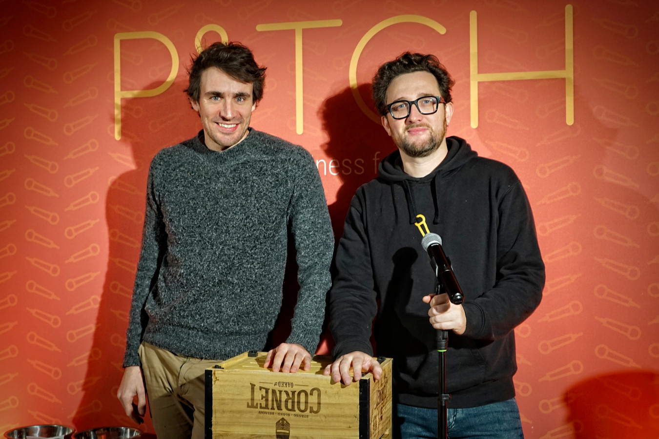 Karaokebar The Pitch organiseerde het allereerste BK Blad-Steen-Schaar ...