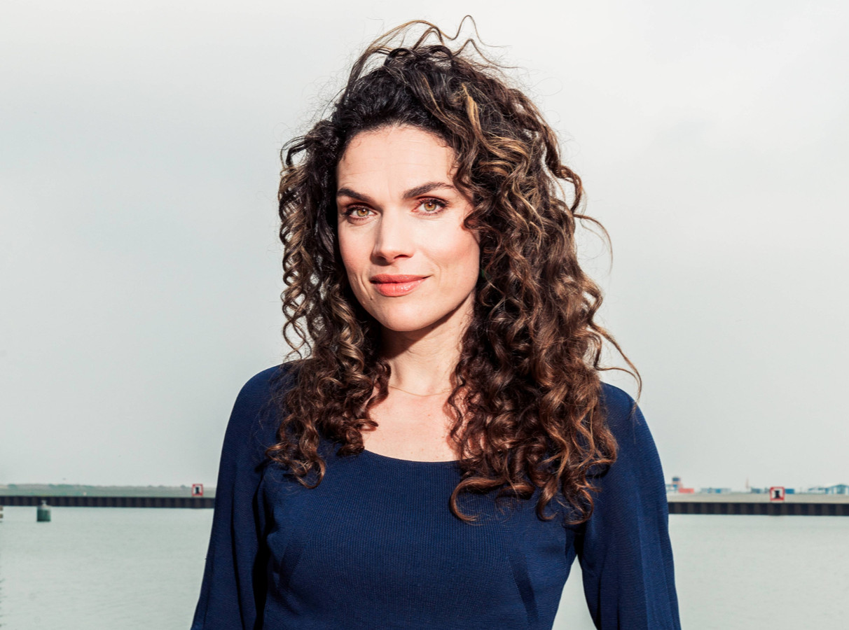 Zomer leestips van Anna Drijver: ‘Al lees je maar één pagina per dag’ | Foto | gelderlander.nl