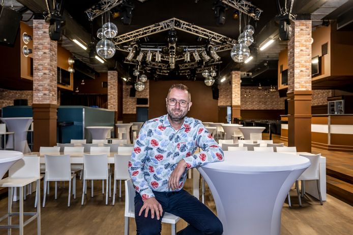 Dieter Mannaert zet feestzaal ‘t Fabriek in etalage voor verkoop: “‘t ...
