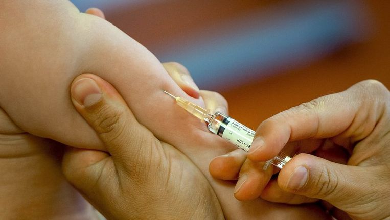 Veel baby's krijgen extra vaccinatie mazelen | De Volkskrant