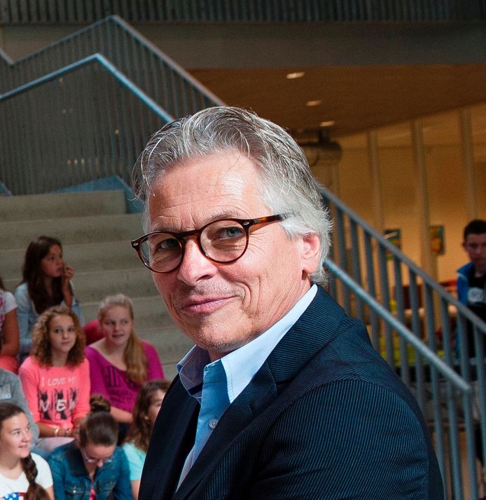 OMO komt naar Mollerlyceum Bergen op Zoom om problemen op te lossen ...