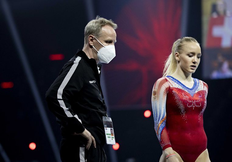 Turncoach Wevers wint kort geding en mag toch mee naar Olympische ...