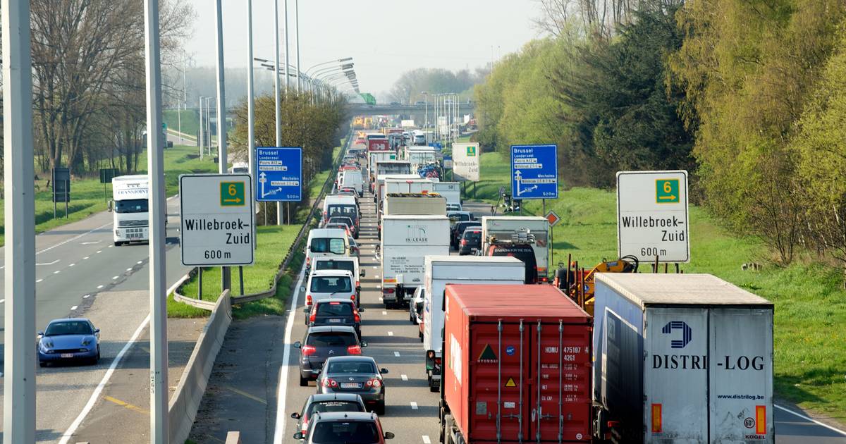 Half uur file op A12 richting Antwerpen vanaf Londerzeel: twee ...