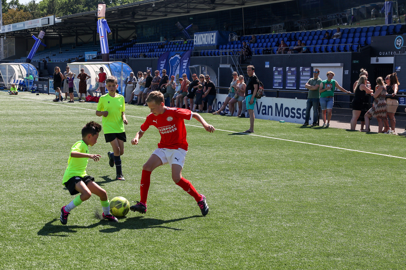 ASML laat duizend jongeren in de zomervakantie sporten tijdens ...