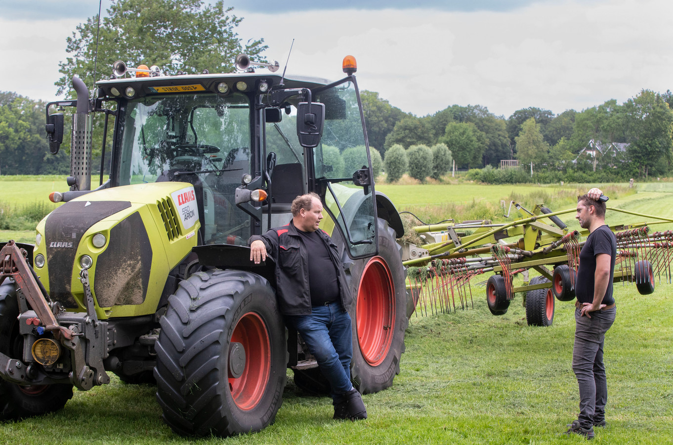 Boer Gert-Jan laat tienduizenden woedende boeren demonstreren op zijn ...