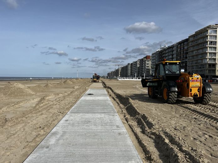 Betonnen wandelpad op strand mag (voorlopig) blijven liggen: “We ...