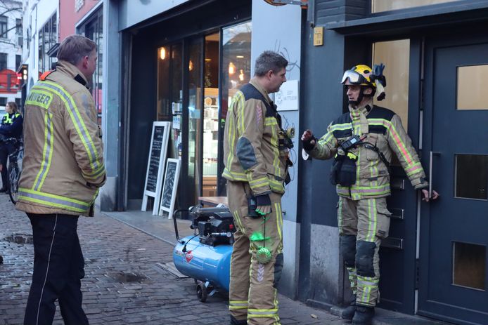 Oververhitte compressor in bakkerij Lints doet patisserieminnend ...
