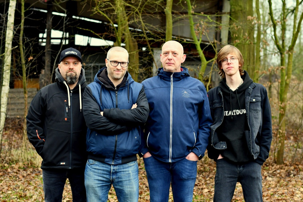 Nieuw album van Heistse punkers Asermorietuitkomt: “Met nummer over de strakke zwemshorts in het ...