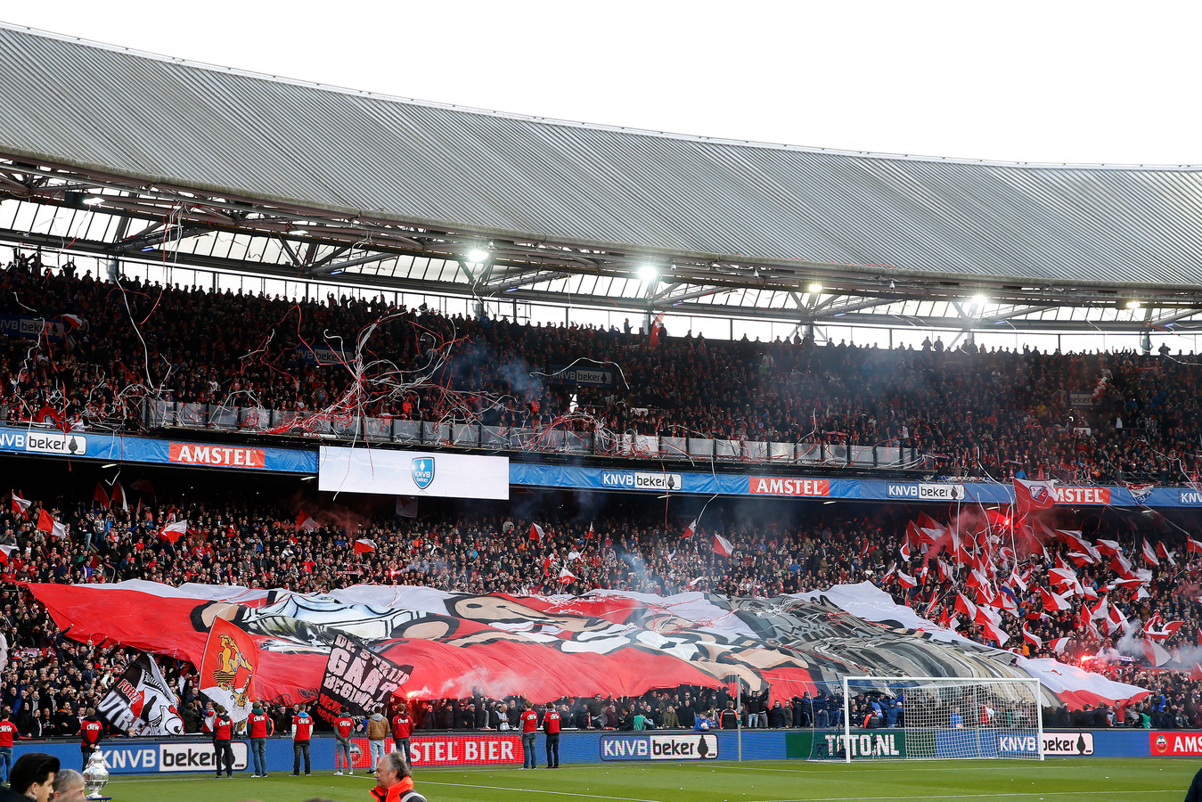 Met 17.000 FC Utrecht-supporters naar de bekerfinale in De Kuip; ‘Laat ...