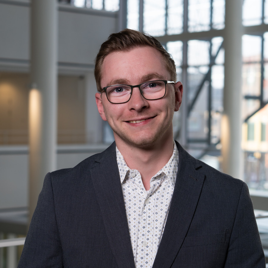 Jong en geboren in Nieuwegein? In de gemeenteraad ben je dan een grote ...