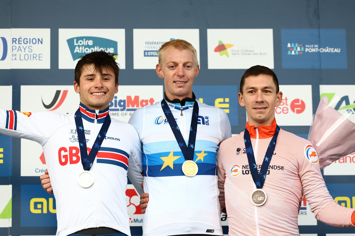 Cameron Mason draagt zilveren medaille op aan overleden opa ...