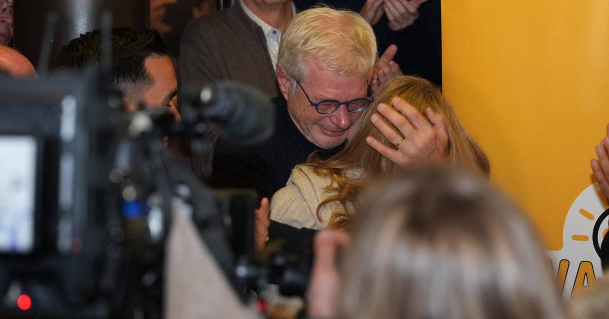 Vader van Anneleen Van Bossuyt barst in tranen uit: N-VA op weg naar 10 ...