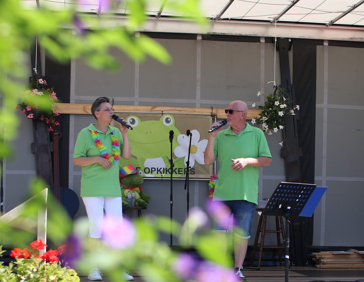 Muziekfestival Opkikkers & vrienden op Wilhelminaplein in Someren ... Muziekfestival Opkikkers & vrienden op Wilhelminaplein in Someren ...