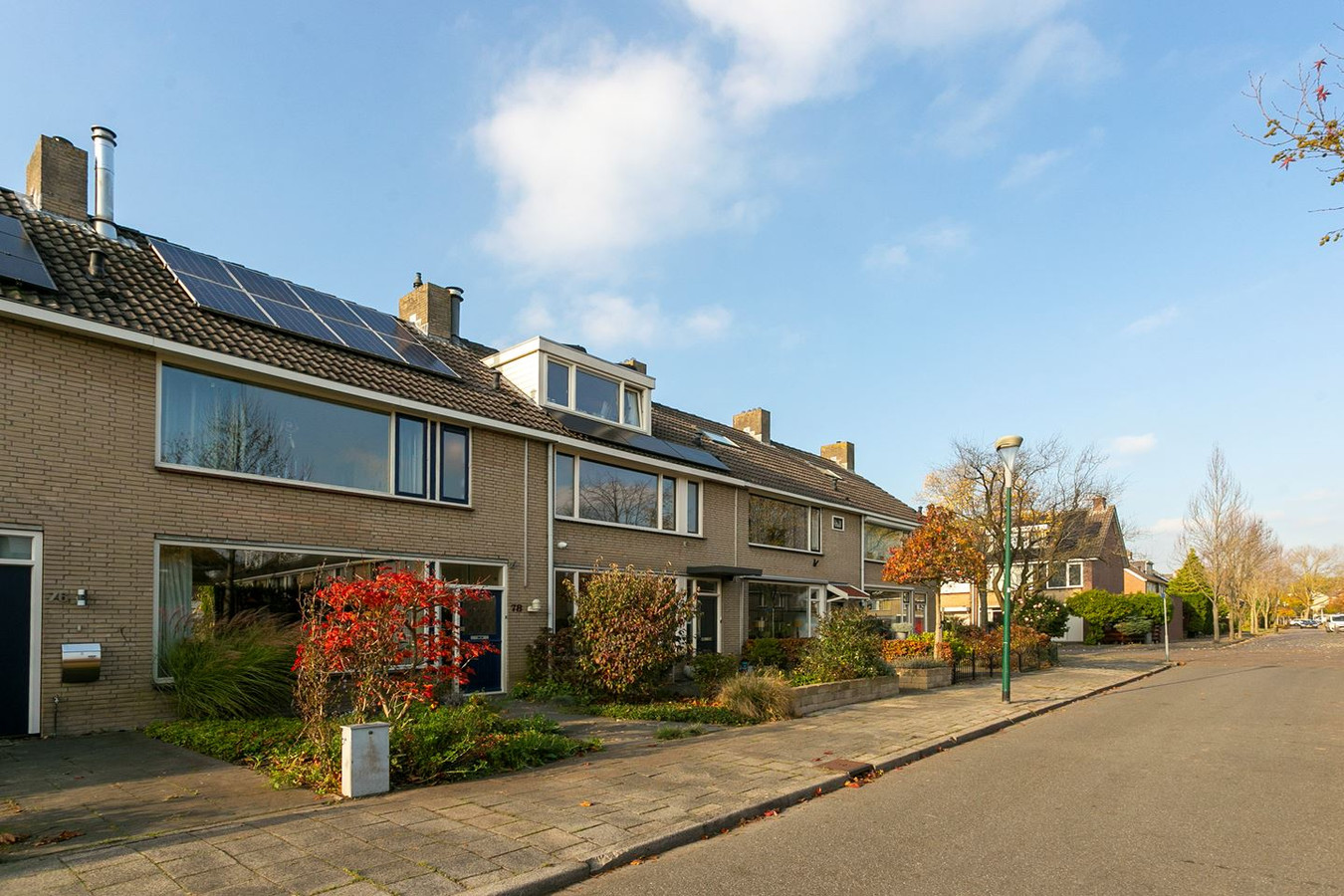 Dit gezellige Houtens rijtjeshuis ligt tegen het Oude Dorp aan (en ...