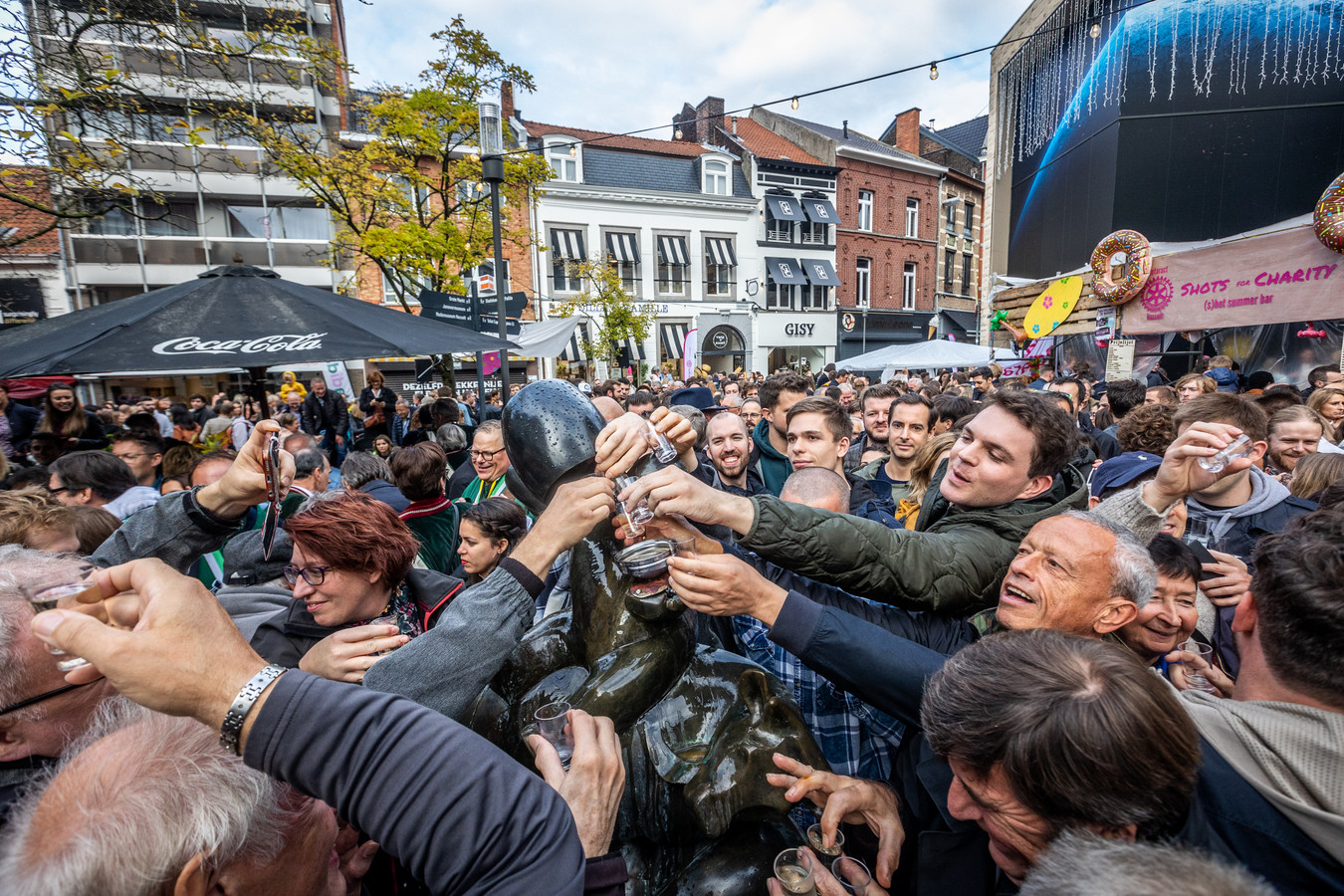 Wat kan ik verwachten, hoe geraak ik er en waar kan ik jenever proeven? Alles wat je moet weten ...