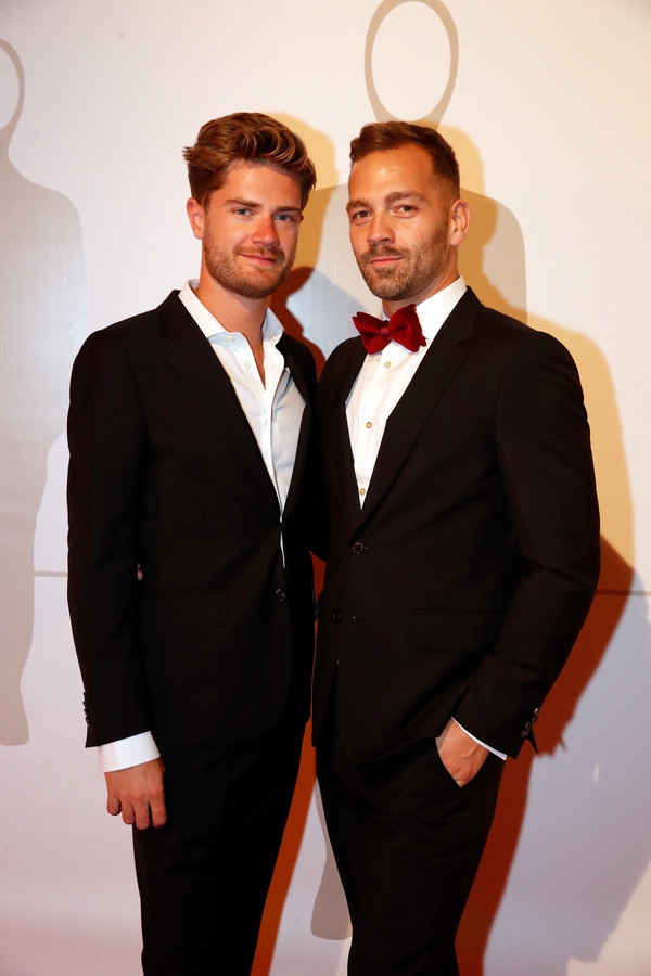 Wie is Davy Parmentier, de host van de nieuwe VTM-talkshow die totaal ...