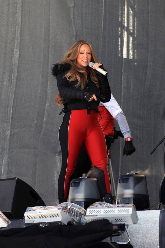 Mariah Carey Showt Cameltoe In Strakke Broek Show Ad Nl