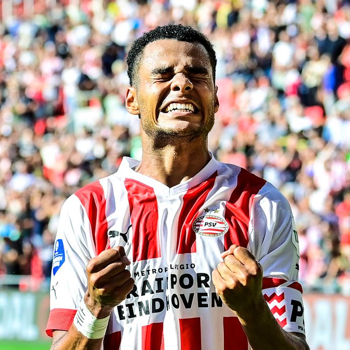 PSV voorkomt derde domper op rij dankzij late strafschop Cody Gakpo ...