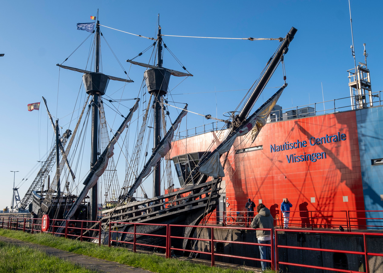 Eerste schepen zijn aangemeerd voor Vlissingen Maritiem: van Spaanse ...