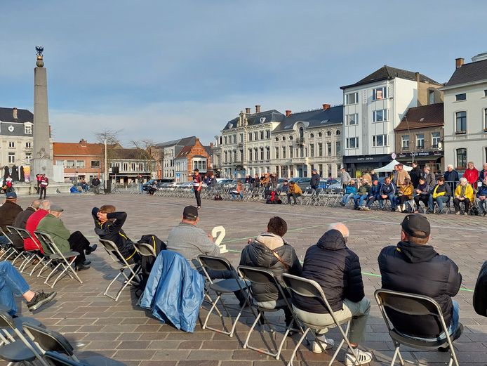 Wolfpack Thieulain verovert de Supercup kaatsen op de Grote Markt van ...
