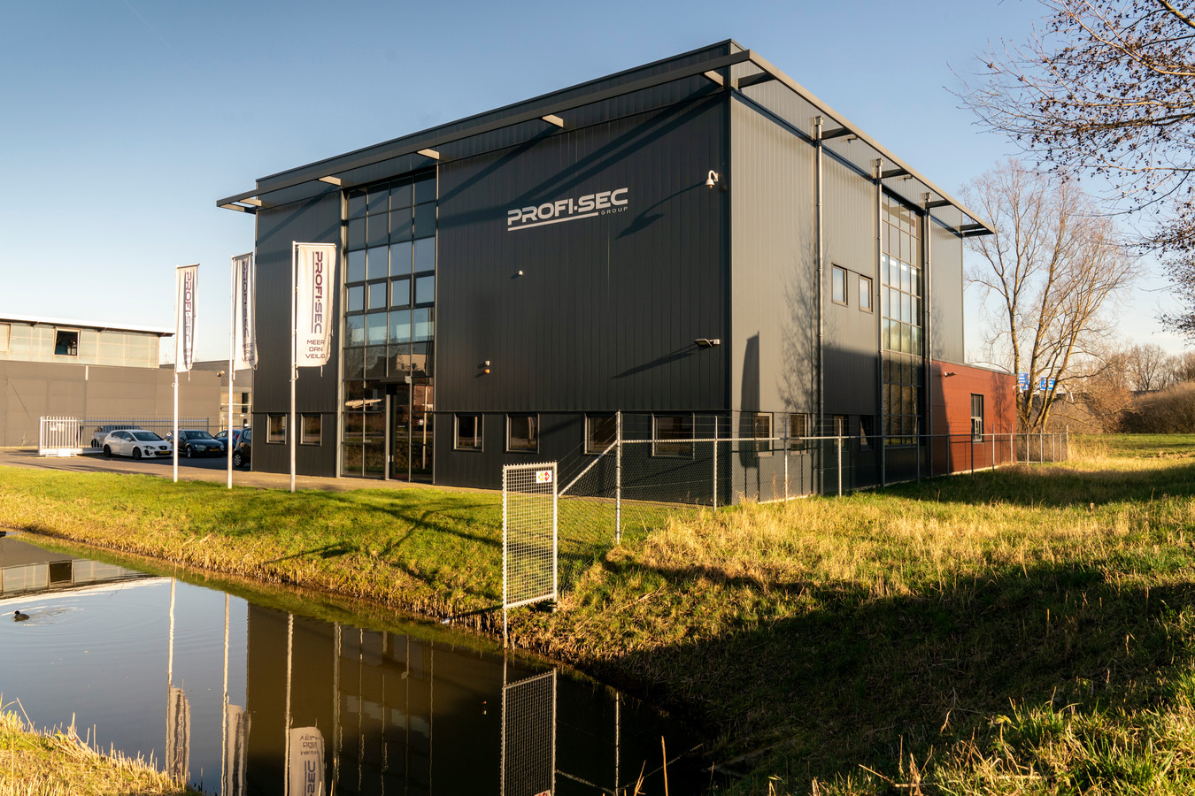 Van Philips stadion tot Oeteldonk: beveiligers Profi-Sec houden ...