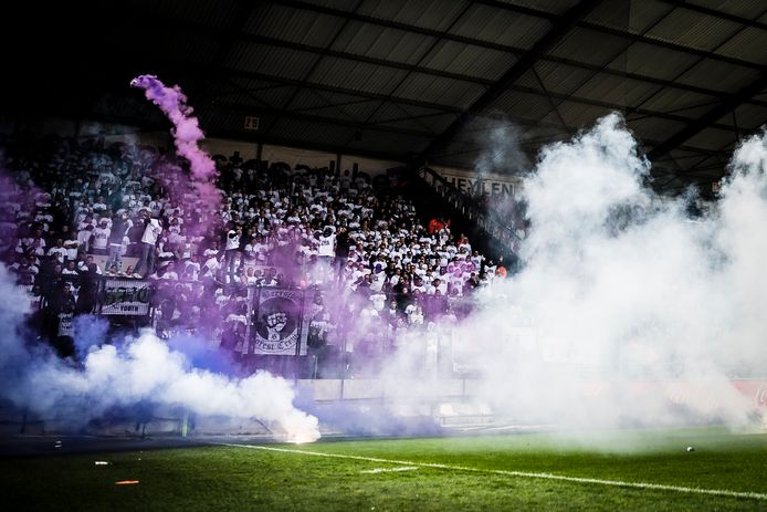Maandag beslist raad van bestuur bij Beerschot over positie van Dirk ...
