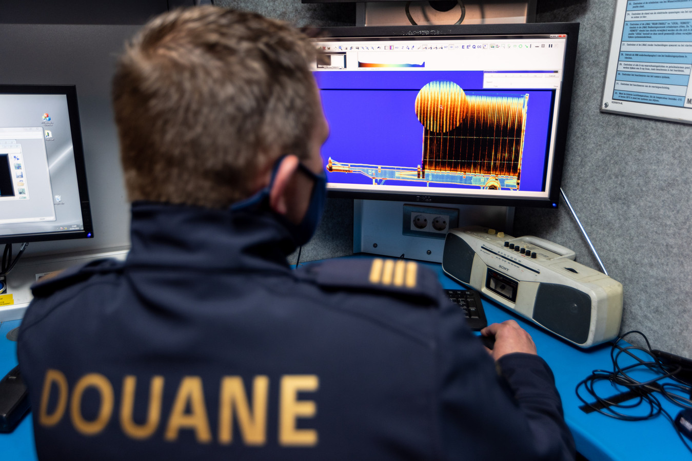 Onderzoek: Douane schiet flink tekort bij aanpak corruptie | Foto | AD.nl