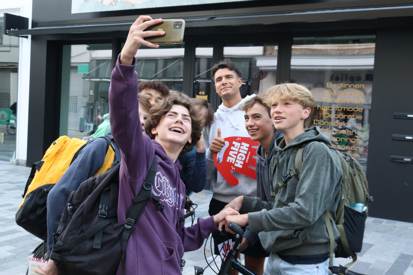 Conner Rousseau keert twee dagen terug naar oude school SJKS: eerst om ... Conner Rousseau keert twee dagen terug naar oude school SJKS: eerst om ...