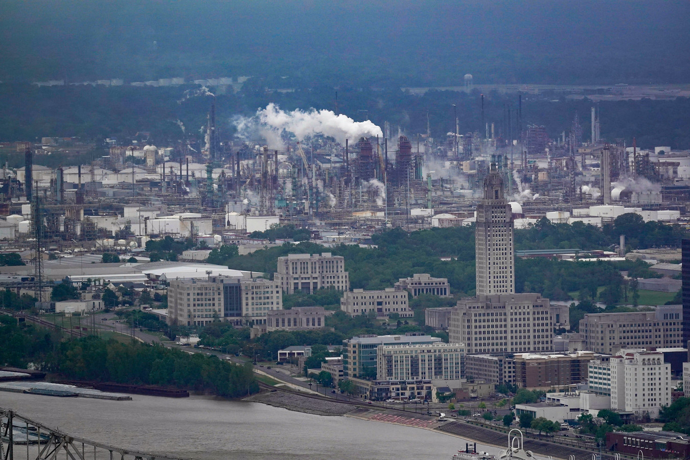 Olieconcern ExxonMobil weet sinds jaren 70 al dat de olie-industrie ...