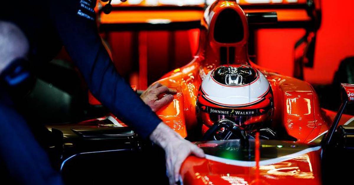 Alwéér kapotte motor voor Vandoorne, die weigert op te geven | Formule ...