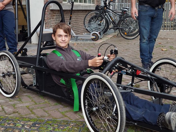 Van flatpack naar echte elektrische racewagen: GO! Tectura Gent-Centrum ...