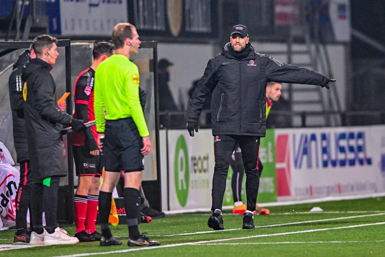 Emotionele speech helpt Helmond Sport aan prettig einde van 2022, Bob ...