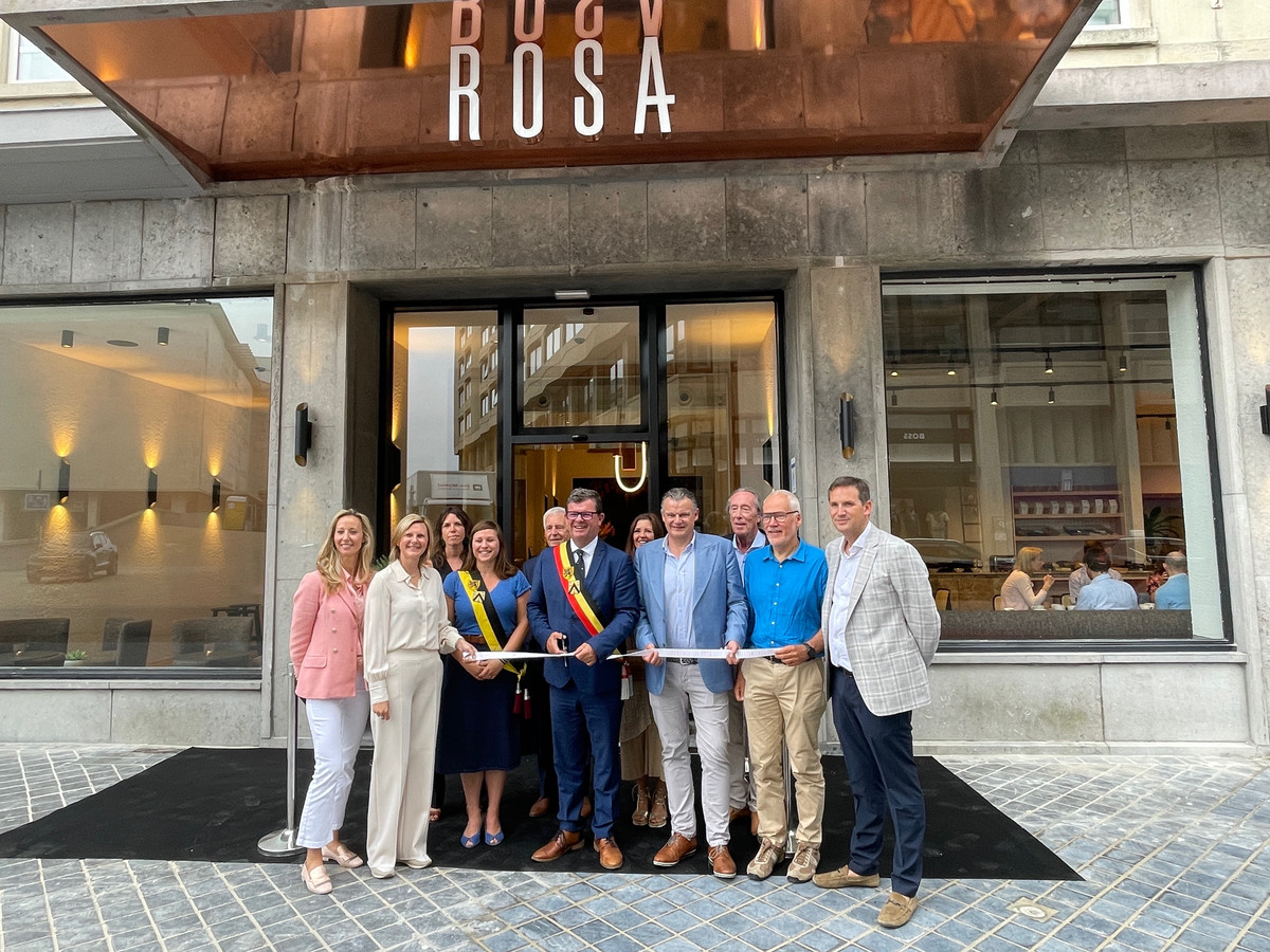 NET OPEN. Hotel Rosa legt boeken en yogamatjes in hotelkamers ...