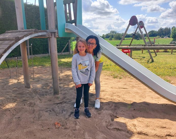 Cindy zet traditie van ‘Camping Cosmos’ in Kruiskerke verder én schenkt ...