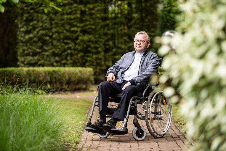 Zieke bisschop Harrie Smeets put hoop uit nieuwe behandeling